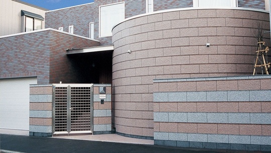 外壁工事、天然石調シートモダンアートストーンで外装のグレード 外壁工事、天然石調シートモダンアートストーンで外装のグレード